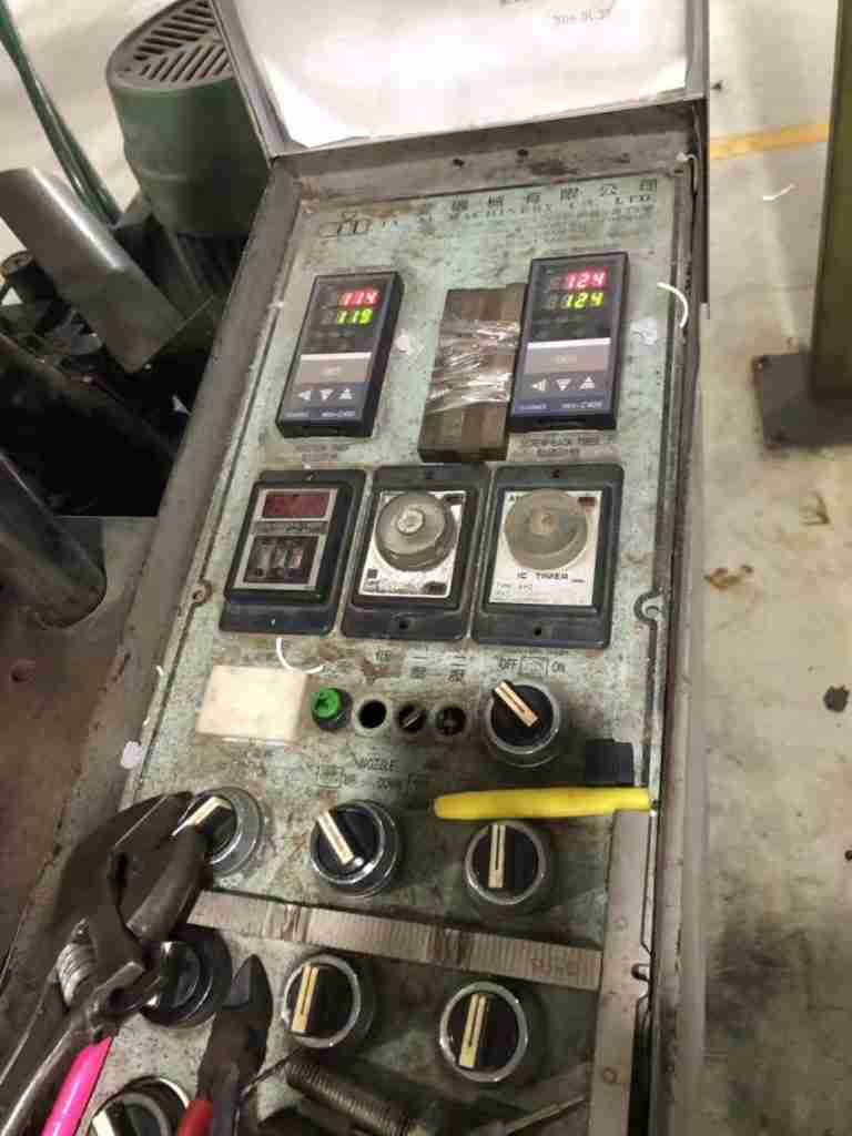 How long is the life of an injection molding machine? - Injection ...