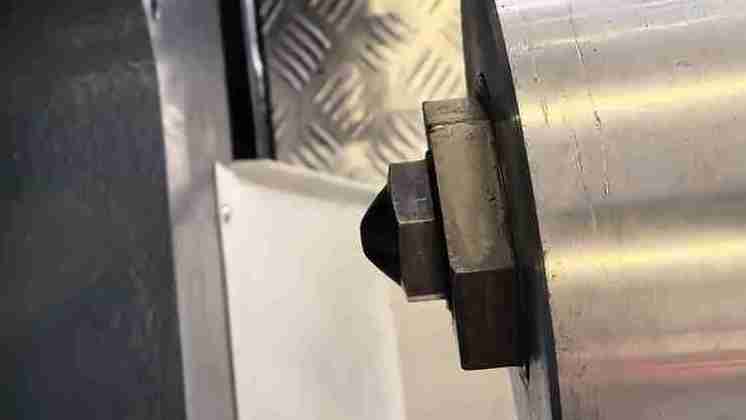 Is the Injection Molding Machine Nozzle Clogged Because the Material is ...